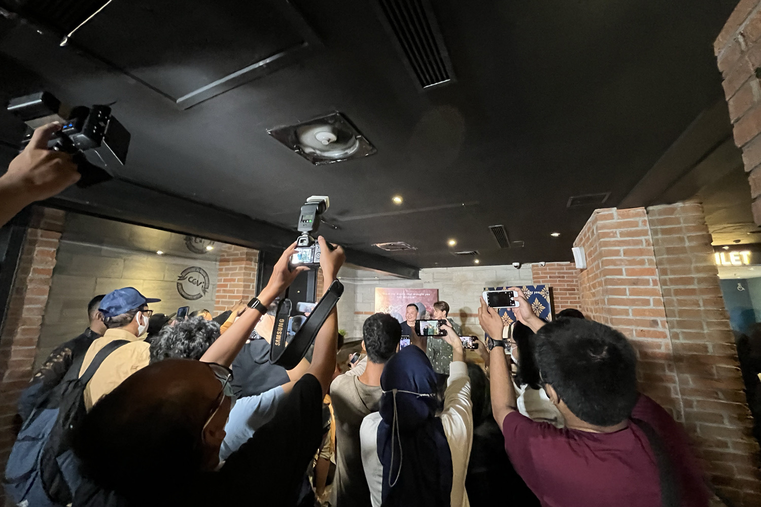 หนัง “บุพเพสันนิวาส ๒” ส่งต่อความสุขไปยังชาวอินโด พร้อมเปิดตัวรอบพรีเมียร์ ที่กรุงจาร์กาตา ...