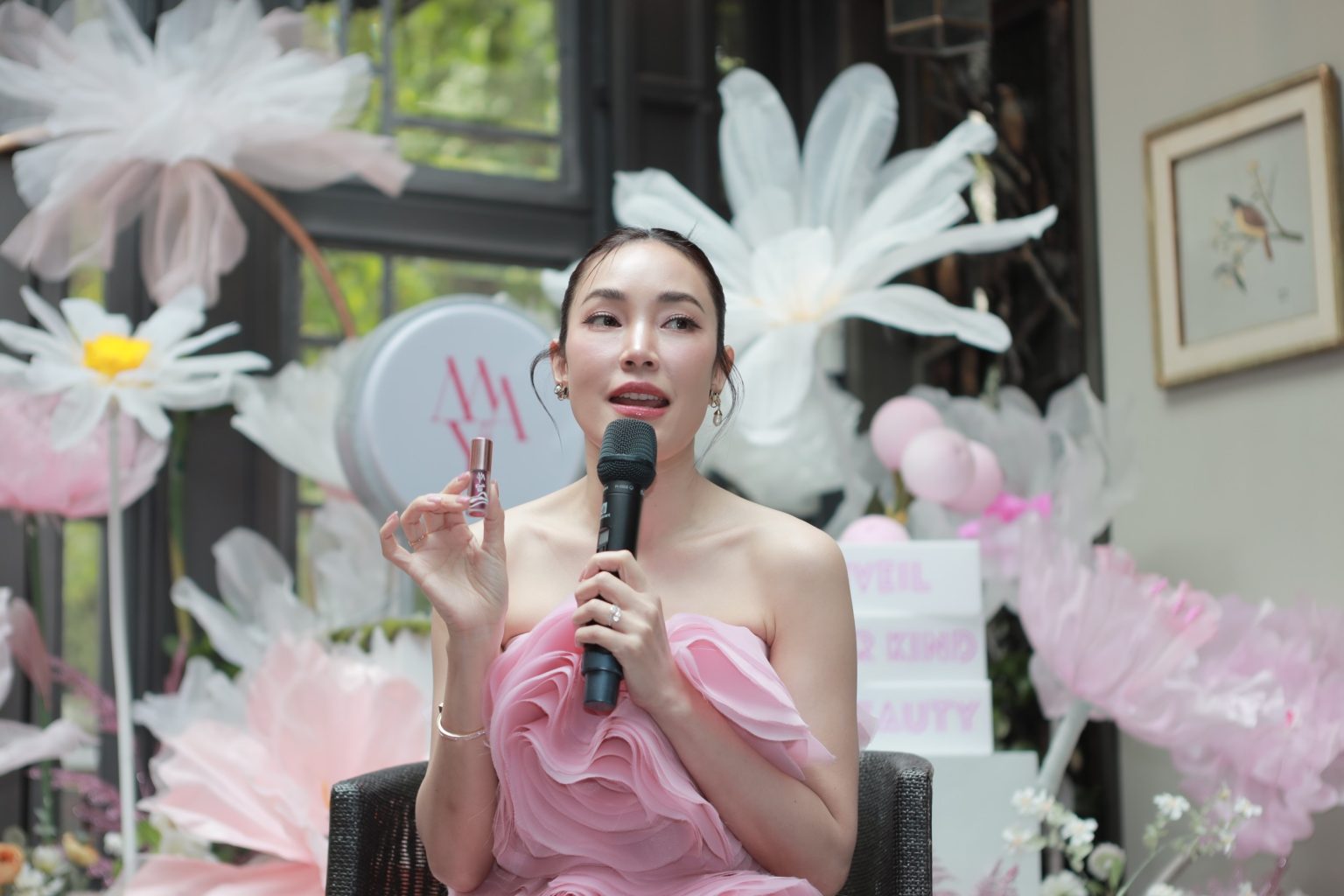 “เมย์ พิชญ์นาฏ”เป็นเจ้าของและพรีเซนเตอร์เปิดตัวแบรนด์เครื่องสำอาง M A Y(เอ็มเอวาย) - TukKhao